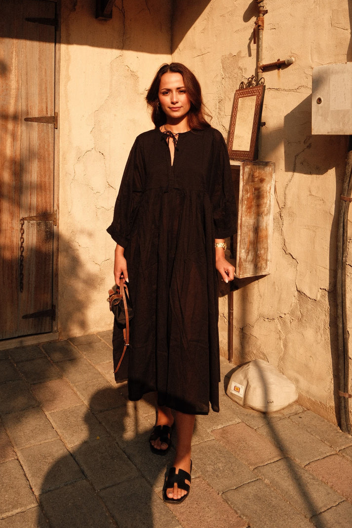 Sara Midi Dress Black Oasis – House of Sundar