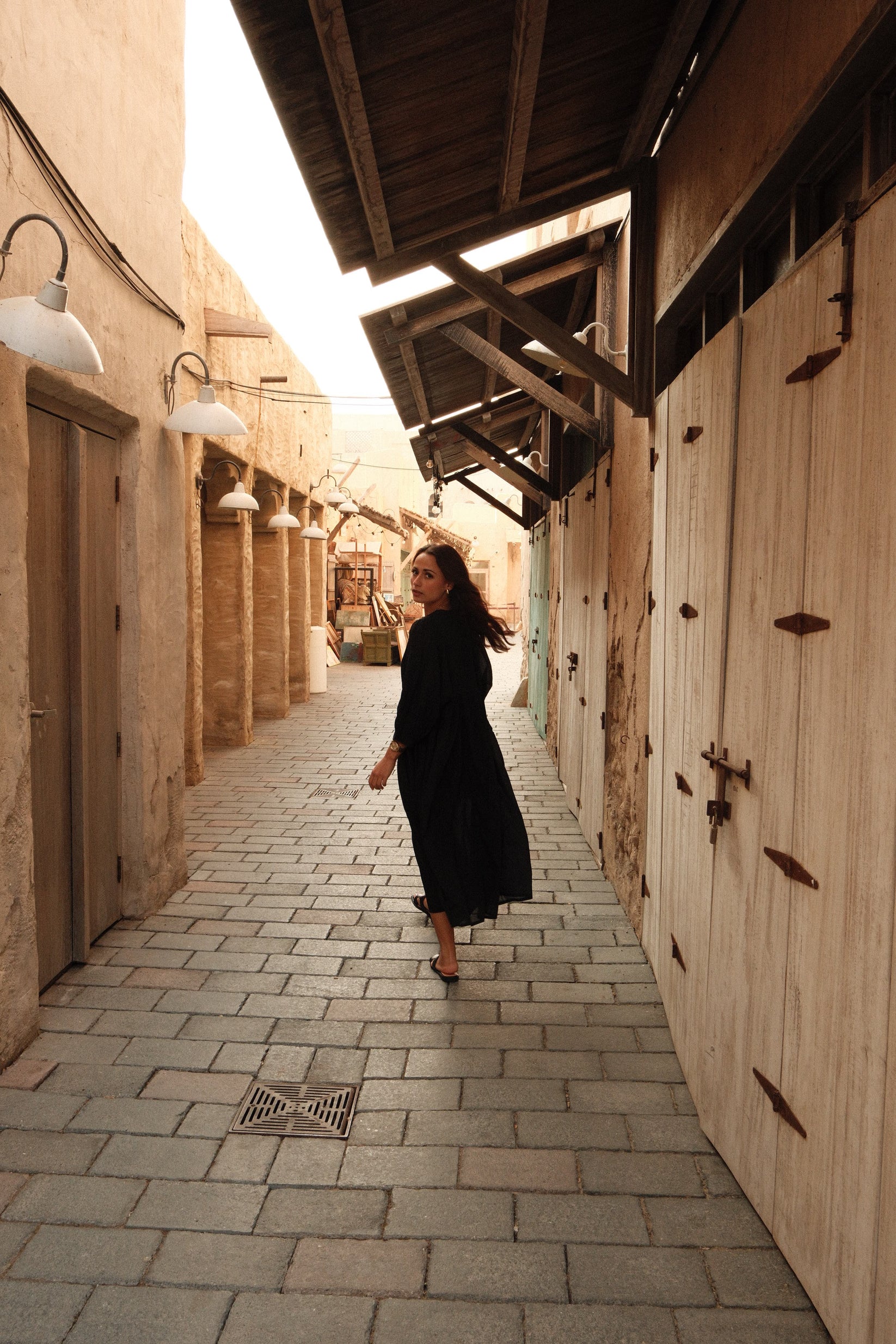 Sara Midi Dress Black Oasis – House of Sundar